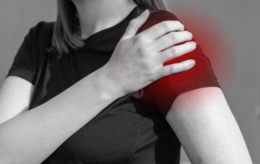 Rotator Cuff Injuries: Symptoms, Treatments, and Recovery Options | Tarmeem