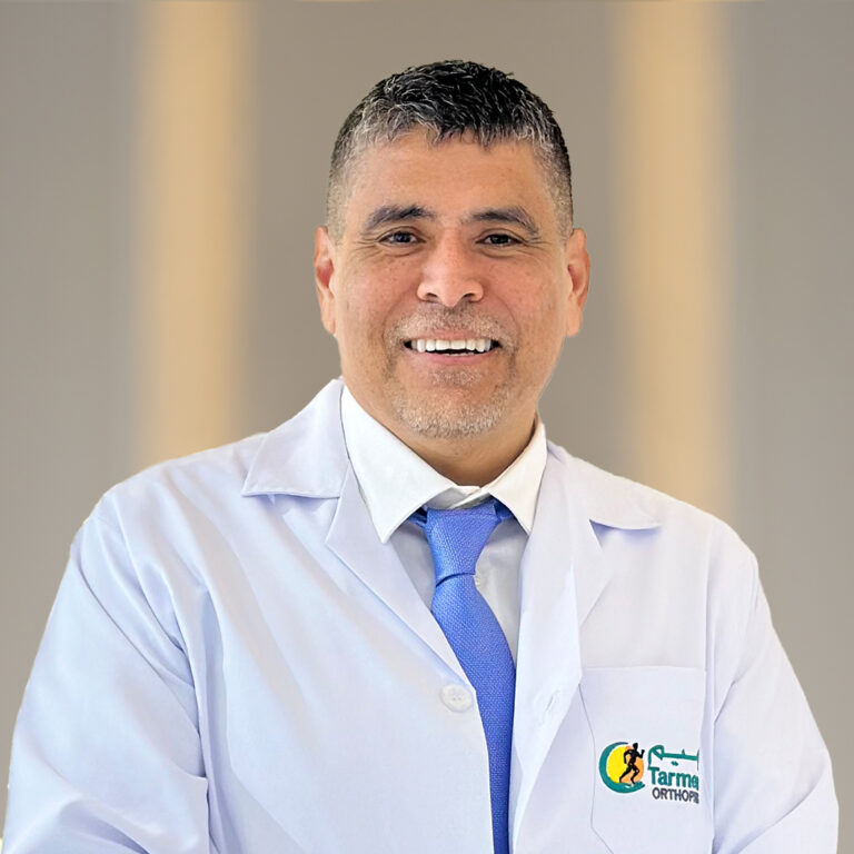Dr. Roberto Munoz Molina - Specialist Orthopedic Surgeon | Tarmeem